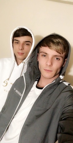 Callum And Cole Launch ‘donate A Stream For Pineapple Support Jrl Charts